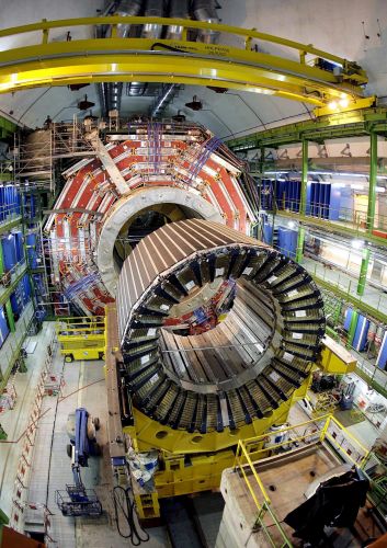 LHC obtém energia recorde de 7 TeV - Fotos - Ciência